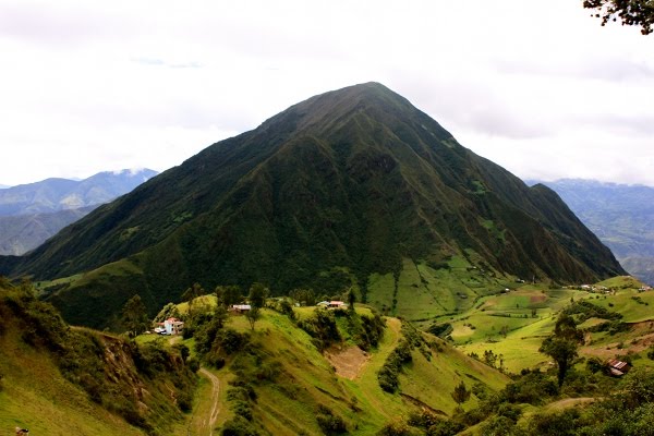 Noticias de mi Pueblo: Puñay..... La piramide mas grande del Planeta ...