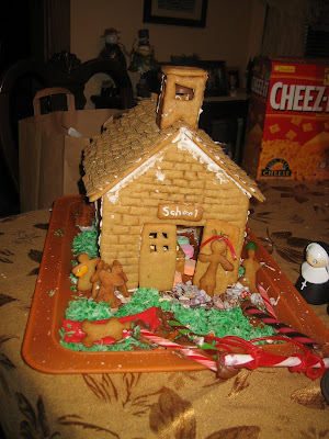 Sewbot's Laboratory: Gingerbread house contest?