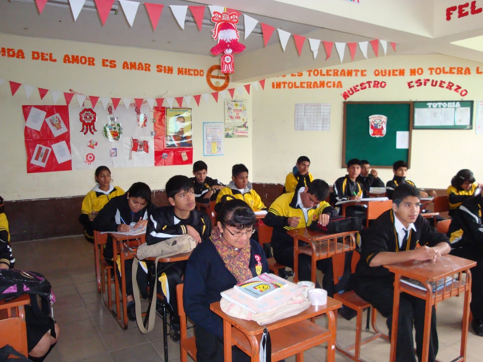CONSTRUYENDO AULAS DEMOCRÁTICAS EN EL PERÚ: TERCERA ETAPA DEL CONCURSO ... CONSTRUYENDO AULAS DEMOCRÁTICAS EN EL PERÚ: TERCERA ETAPA DEL CONCURSO ...