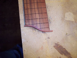 David's Guitar Building: Fingerboard binding