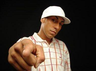 Yomo detenido y comunicado de prensa lo afirma ~ FIRSTREGGAETON.TK