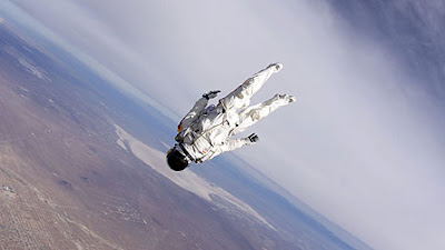 Deez Blogz: Felix Baumgartner gonna make you jump, jump!