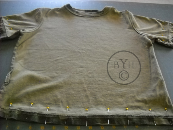 By Your Hands: Let's Make a T-Shirt Pillow!