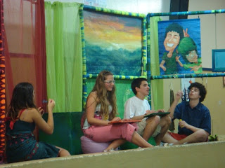 Espetáculo - "Alice e Gabriel": Apresentação - EMEF Jairo Ramos