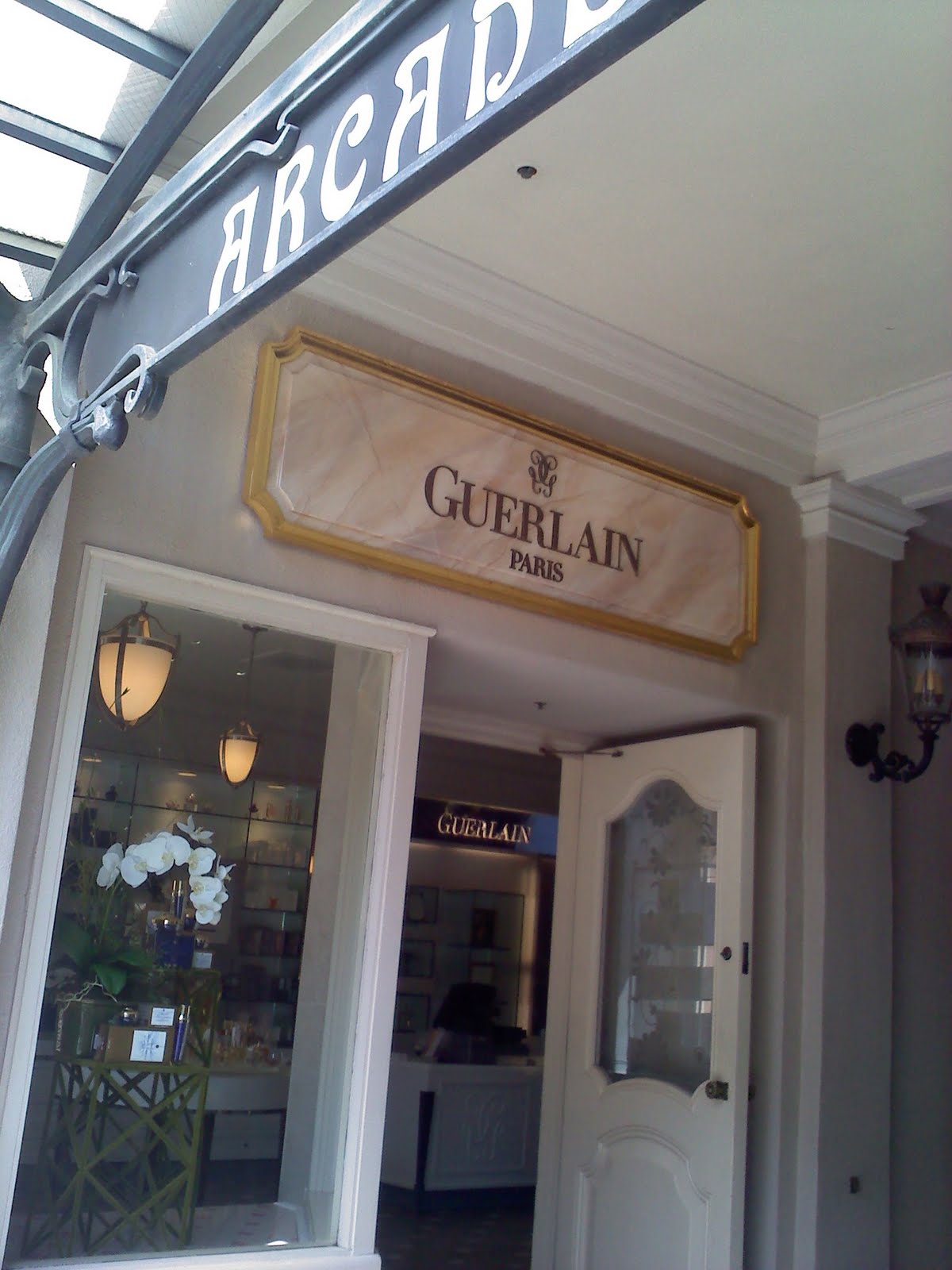 Beyond the Blue Ridge: Smells Like a Monday #8 - Guerlain Boutique at Epcot