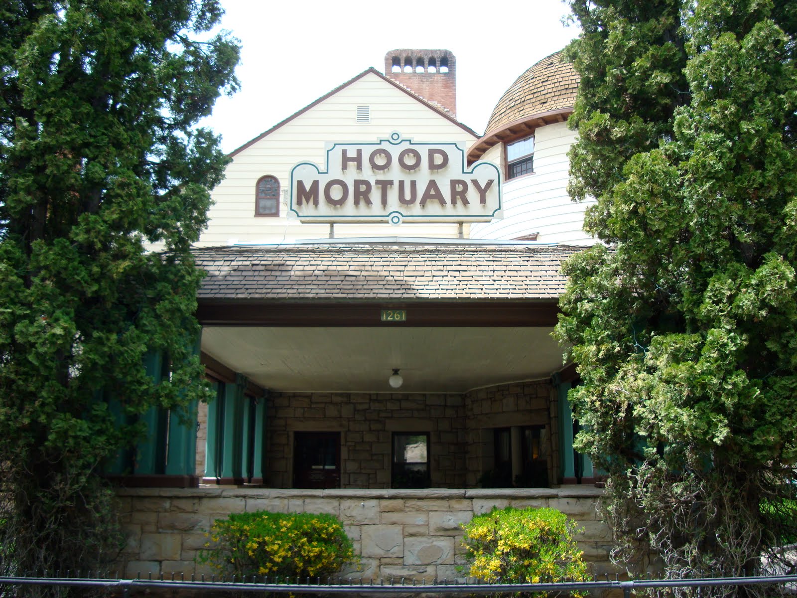 Elephant Talk: Life by the Hood.