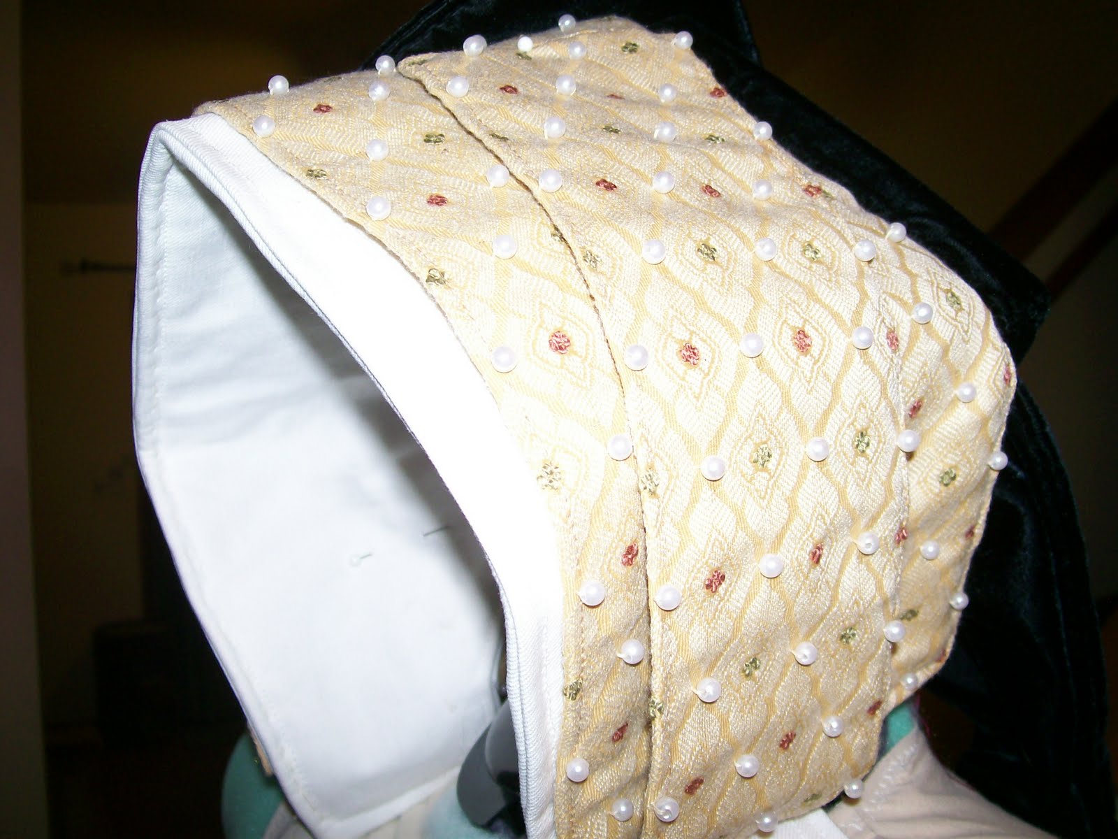 Mo's Renaissance Dress Diaries: Tudor Gable Headdress