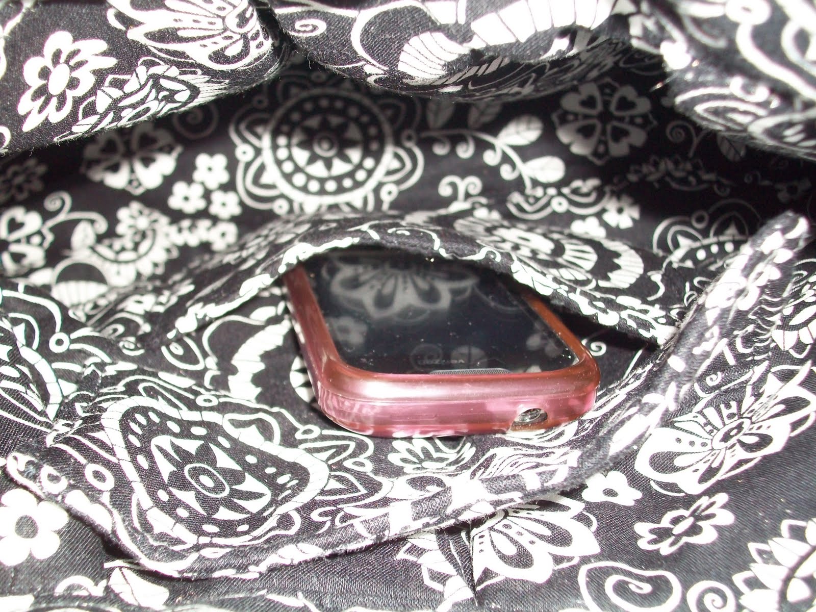 Crafter's Anonymous Club: Mom-A-Go-Go Purse and Pattern (coming soon!)