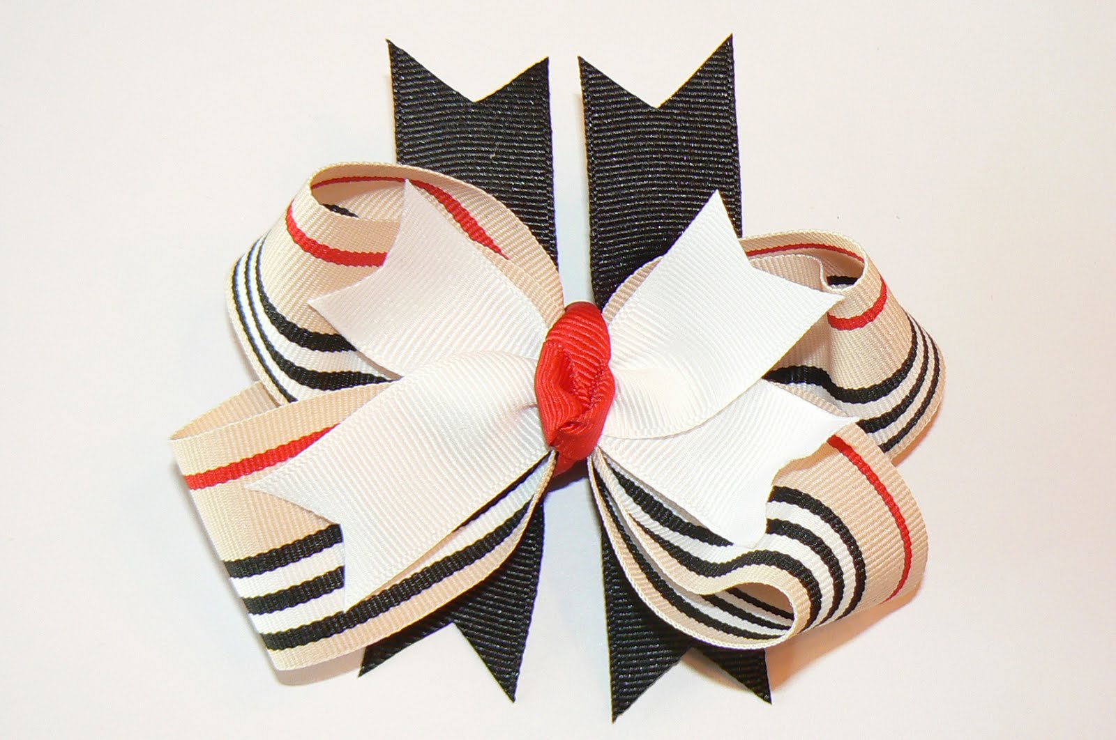 Baby Belle Bowtique: LAYERED BOUTIQUE BOWS