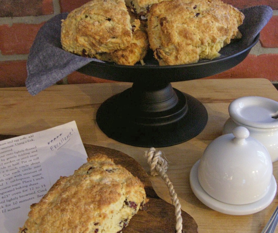 tray bella: rustic country scones