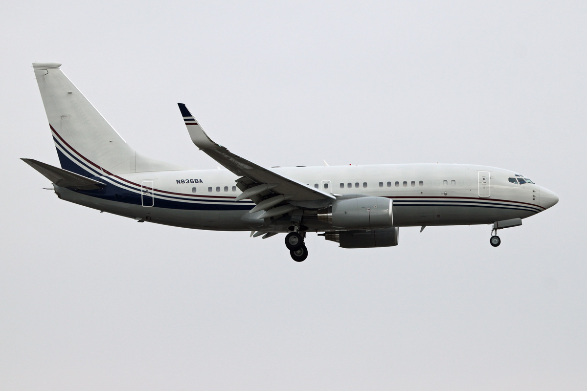 Planes and Trains - Planes 2011: N836BA / Boeing 737-7BC BBJ1 / The ...