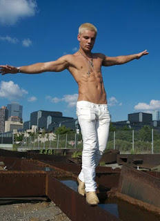 MODELOS: Andre Birleanu