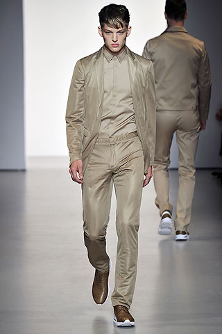 MODELOS: CALVIN KLEIN COLLECTION SPRING 2011 MENSWEAR