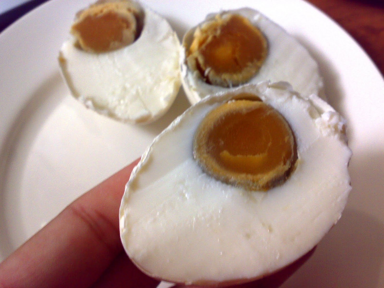 SWEET V@NiLL@: Homemade telur masin dah jadi!!!