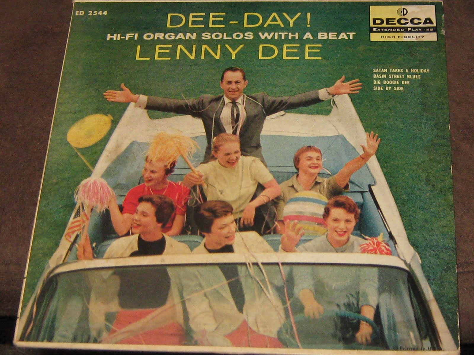 SLUGGISHA.BLOGSPOT.COM: LENNY DEE -Dee Day