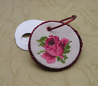 Floss Ring Tag Tutorial: Step by Step on how to make a Floss Ring Tag