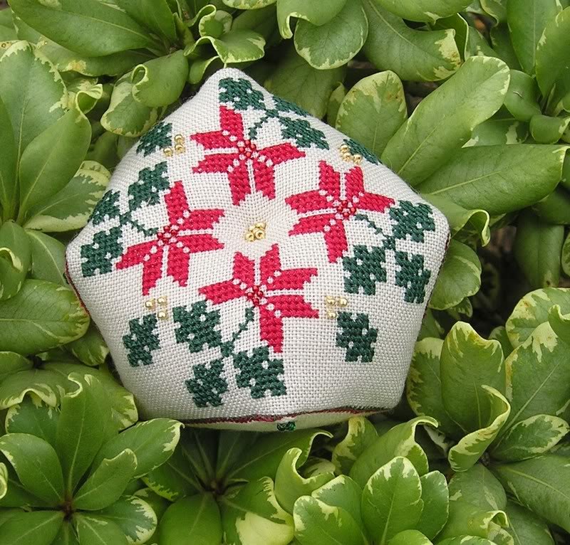 Freebies Gallery stitched by Anita: The Workbasket Freebie Quaker Holly