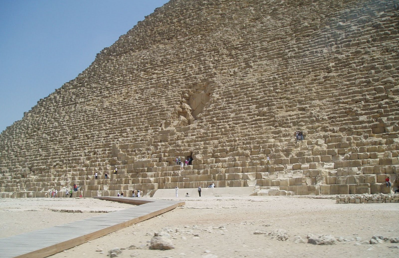 Dr Dopey: Giza - Pyramids, Sphinx and the poor of Cairo