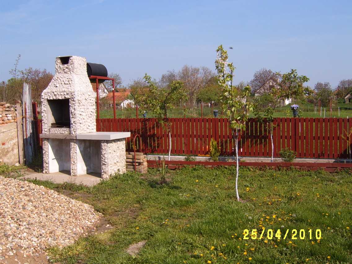 De Vanzare Terenuri si Case in Arad si Ungaria: Vand casa in Battonya ...