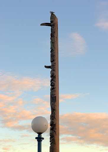 Victoria Daily Photo: Totem Pole on Songhees Point