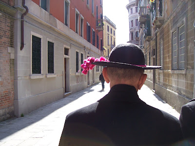 Blog de heráldica: CAPELO ECLESIÁSTICO