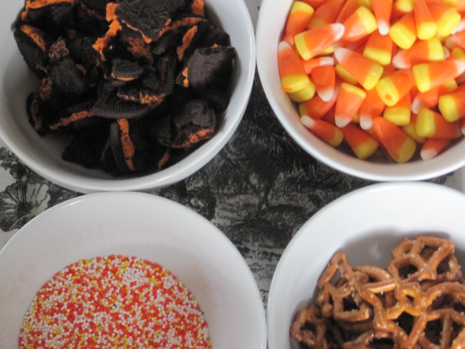 les petits présents: boo bark