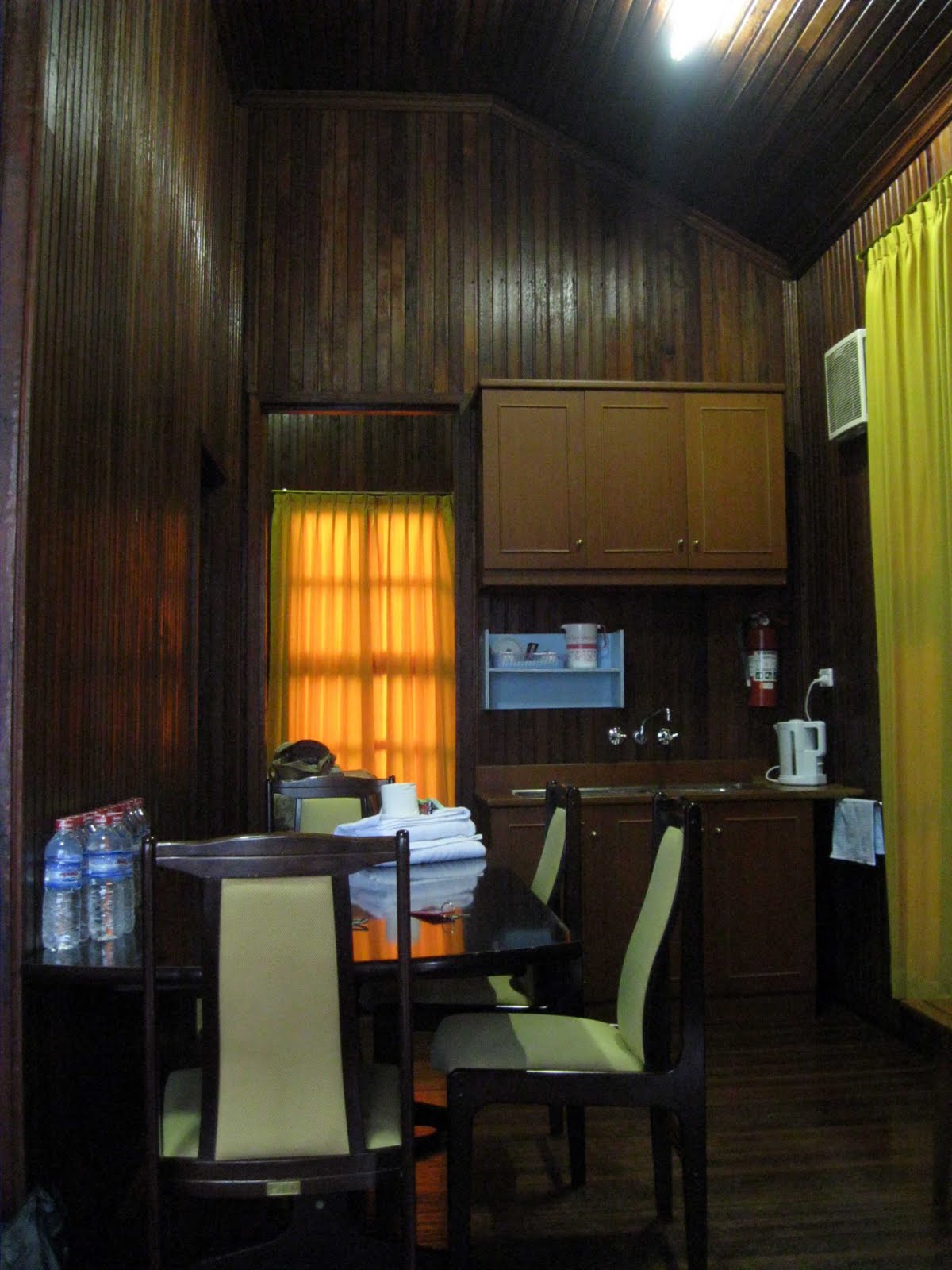 Luckily Happy: Vanimo Beach Hotel Review