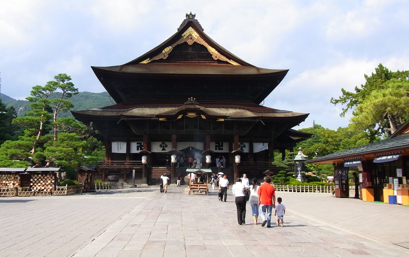 Japan: Nagano - Zenkouji,