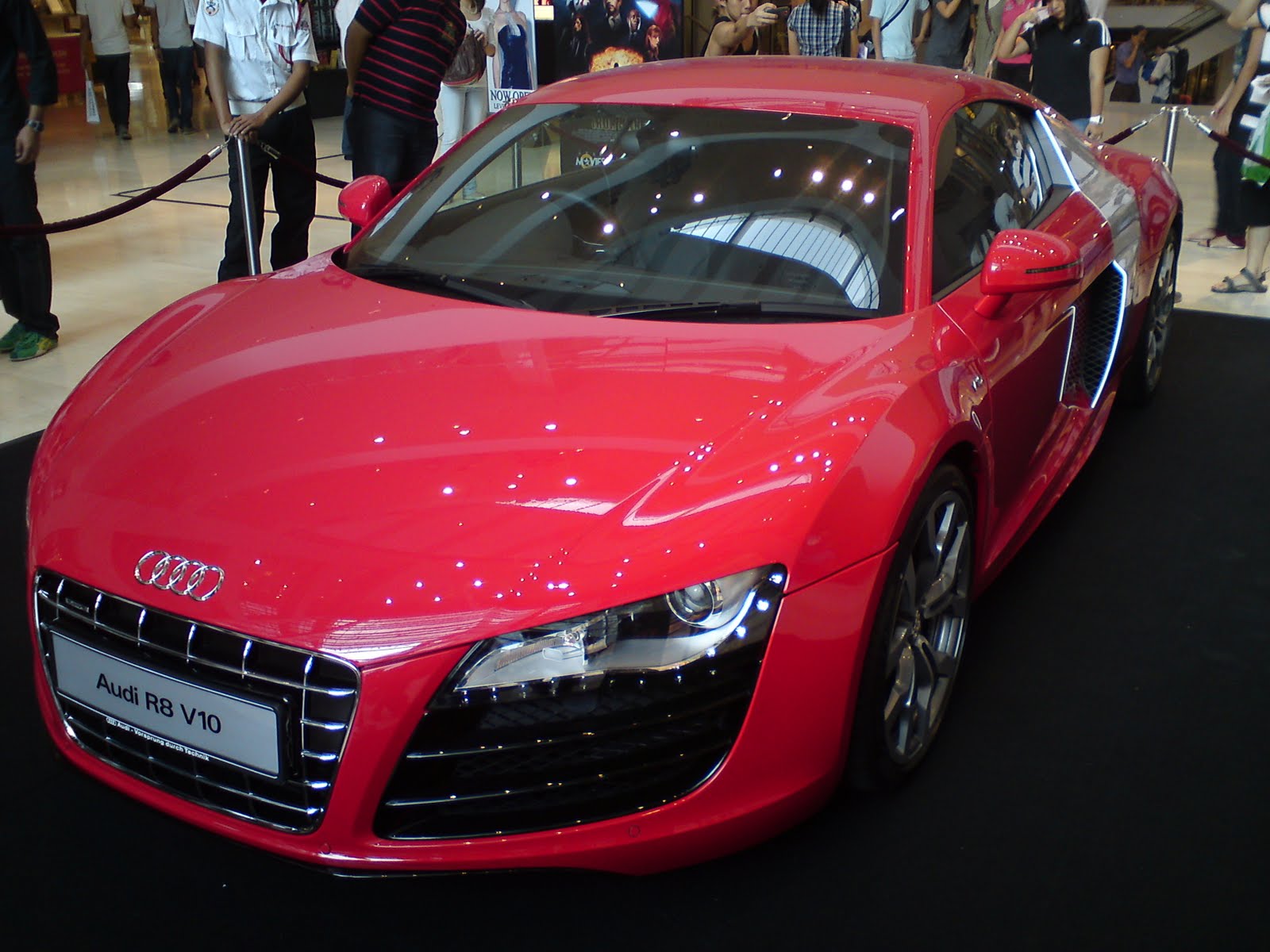 MyBlogArena: IRON MAN 2: AUDI R8 CUN GILER!