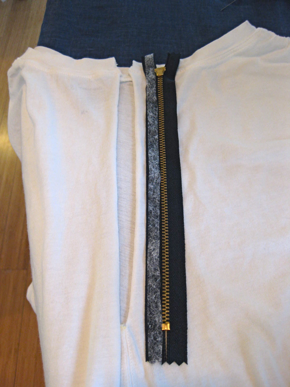 H is for Handmade: Exposed Zipper - Tutorial