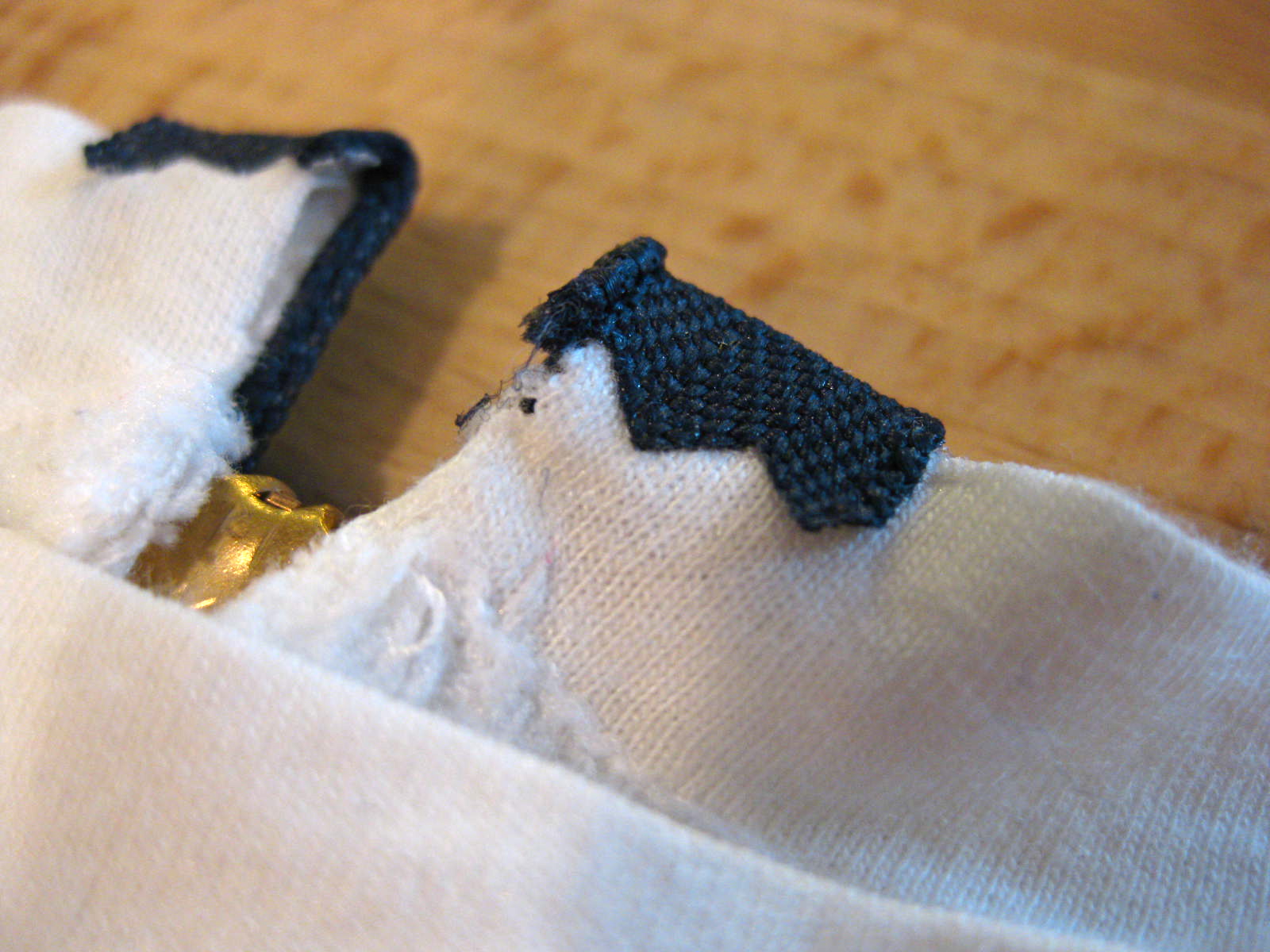 H is for Handmade: Exposed Zipper - Tutorial