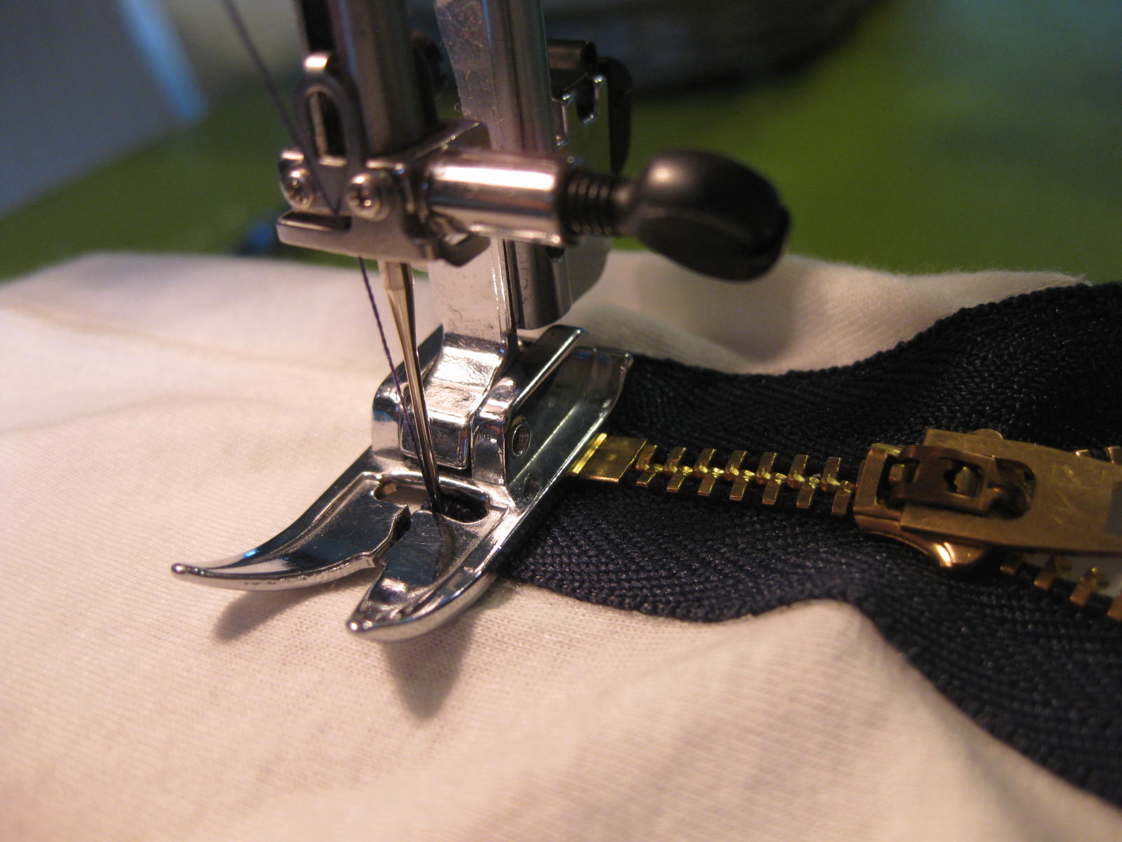 H is for Handmade: Exposed Zipper - Tutorial