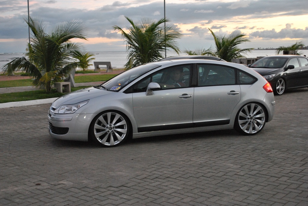 C4 Hatch + 20" - Rebaixados e Tunados
