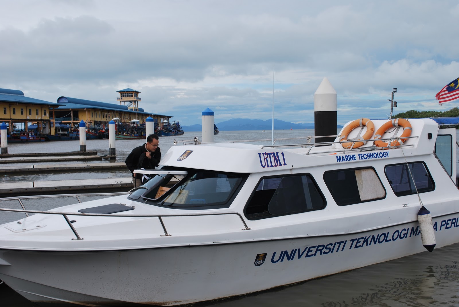 UiTM 1 bot yang laju.