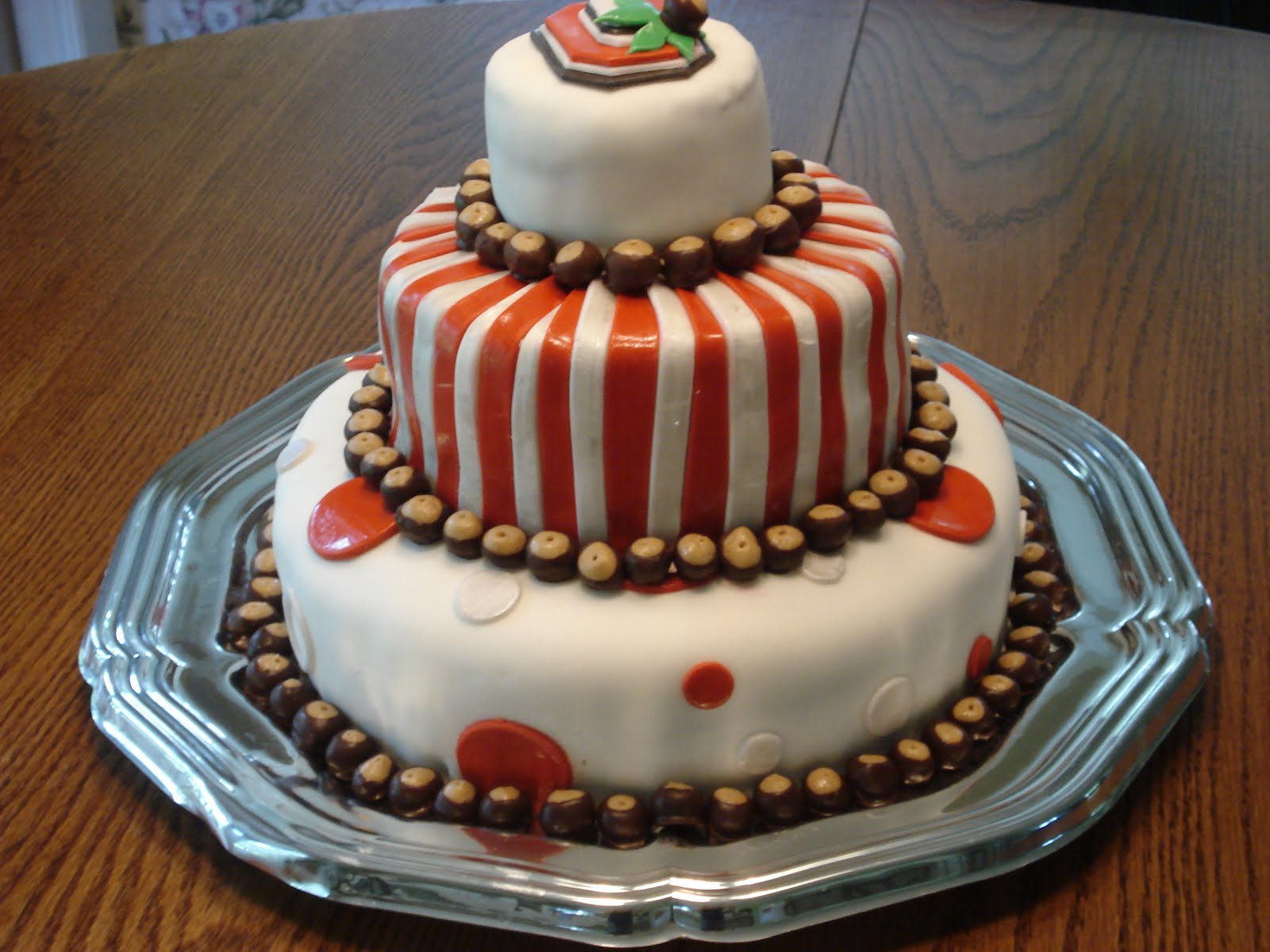 MMM...Cake!: Buckeye Cake!