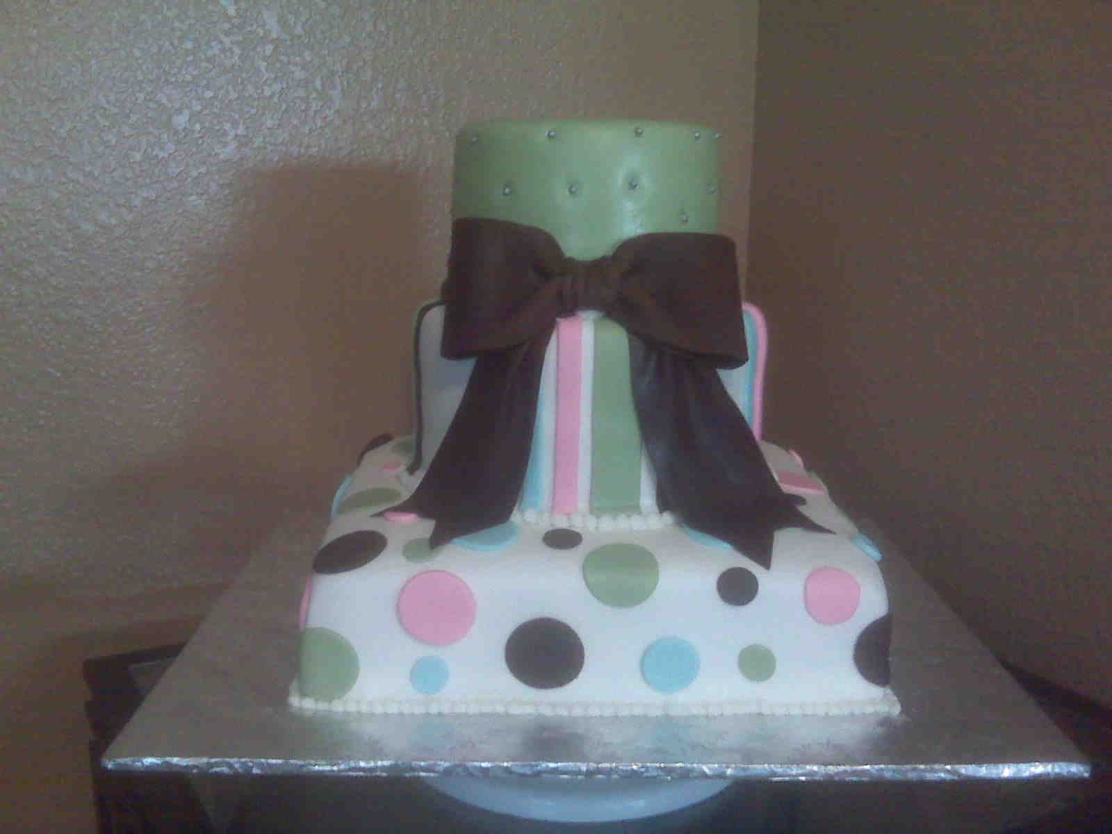 The Sweetest Tiers: Cake Photos