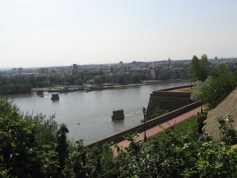 NOVI SAD na DUNAVU: PETROVARADINSKA TVRDJAVA