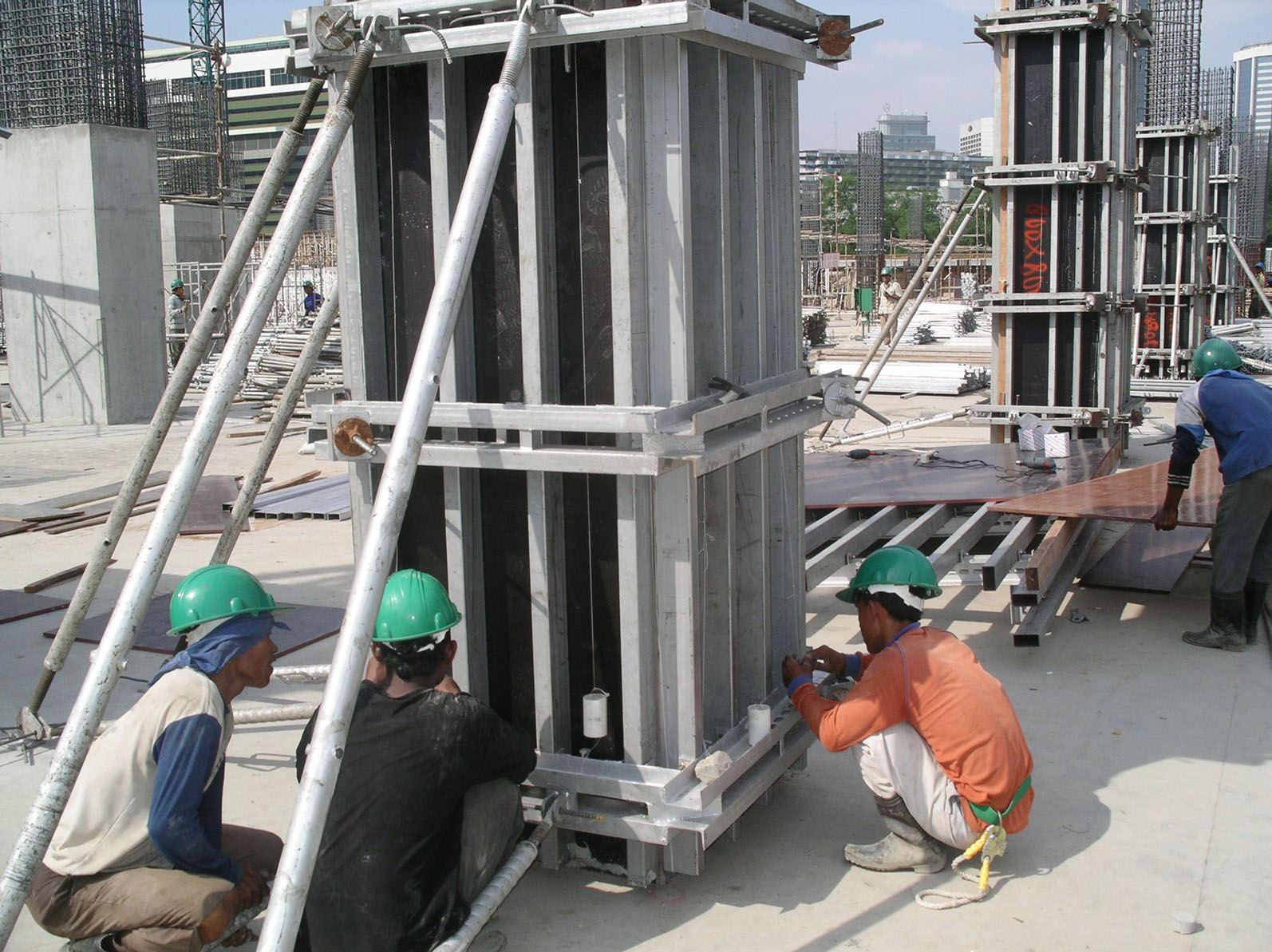 PT. GILANG GEMALA BORNEO PERKASA: Methode Formwork Kolom