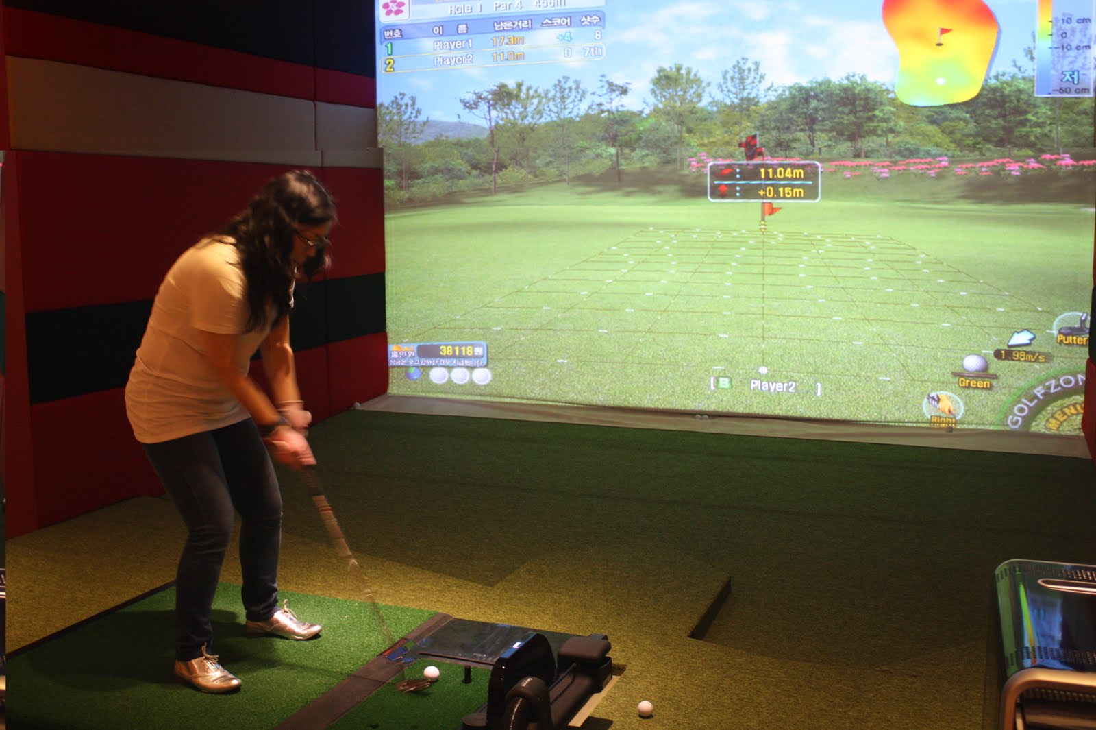 Talking to Myself: Playing screen golf in Korea