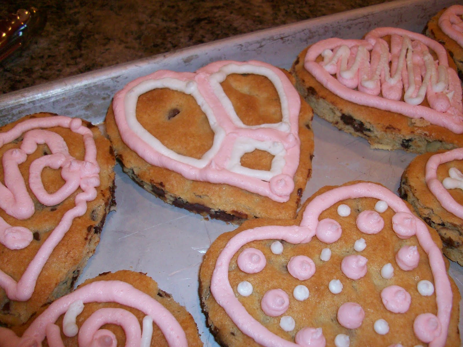 It's a Priceless Life: Decorated Chocolate Chip Cookies