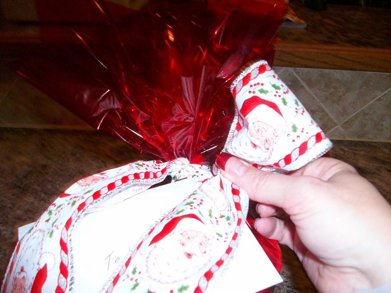 It's a Priceless Life: How to Wrap with Cello Paper