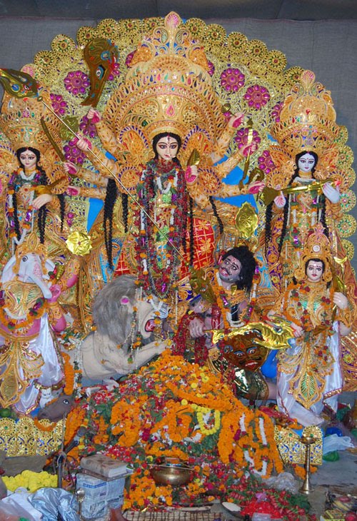 Varanasi View: Goddess Durga idol at Akal Bodhan Samiti Luxa