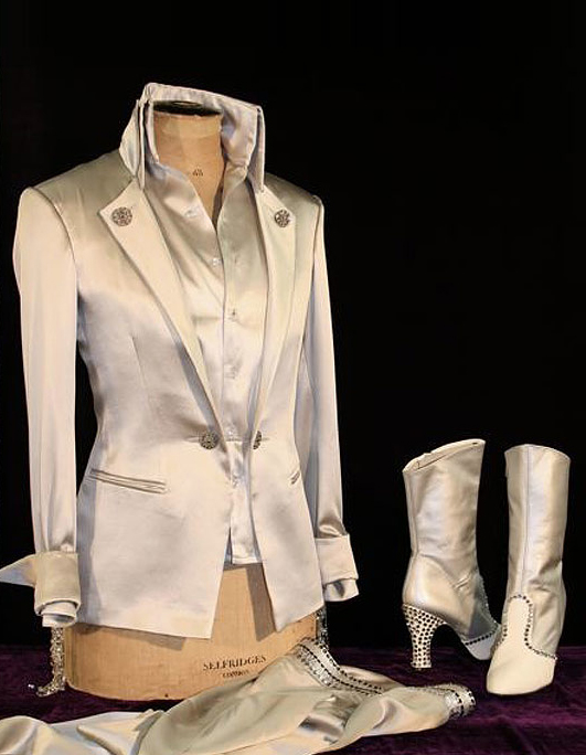 DIARY OF A CLOTHESHORSE: CHRISTOPHER BEALES "WHEN THE CRYSTAL CRACK'D ...