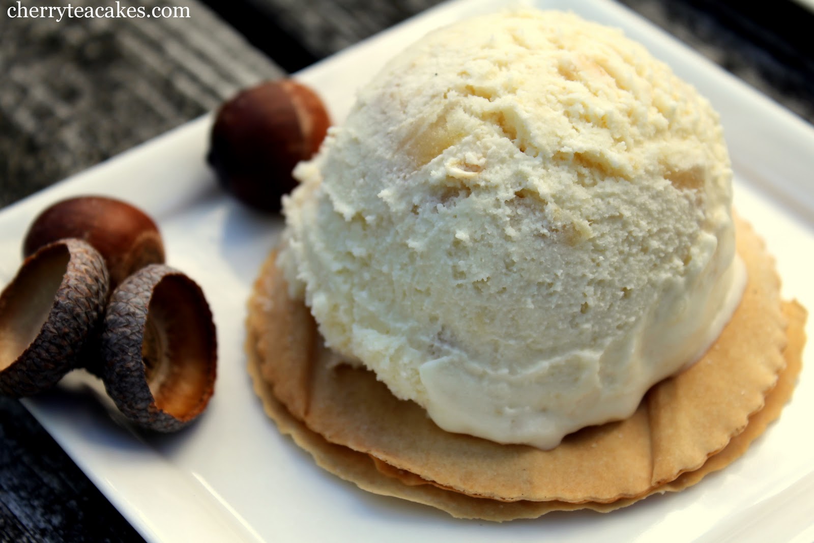 Cherry Tea Cakes: Maple Pear Pie Ice Cream