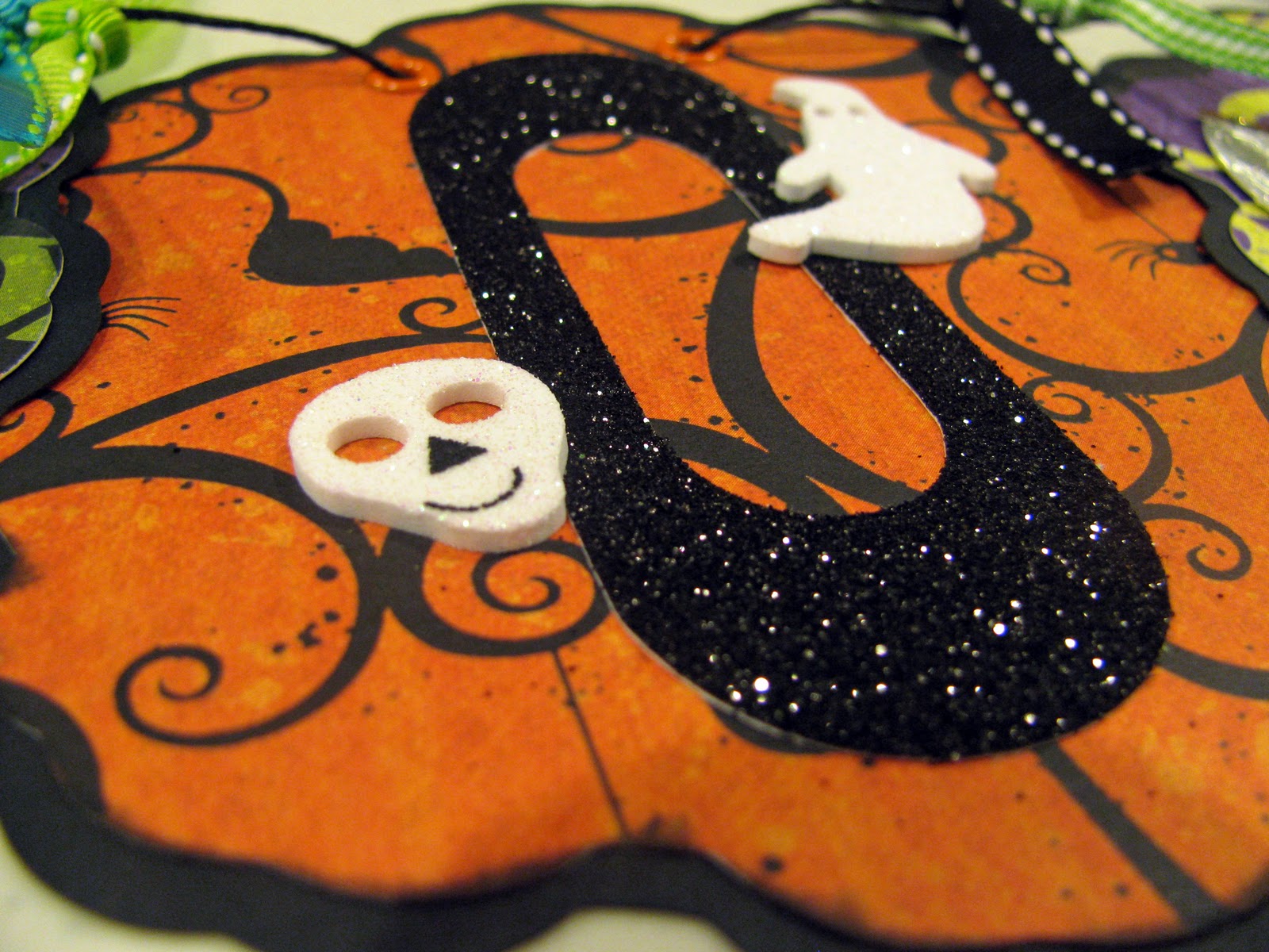 Controlling My Chaos: Spooky Halloween Banner Tutorial