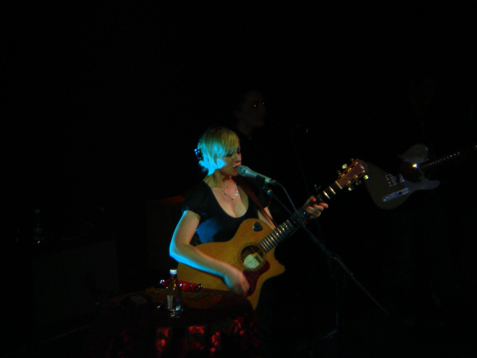 IndieLimerick: Cathy Davey Live at Dolans 16/05/2010 Review