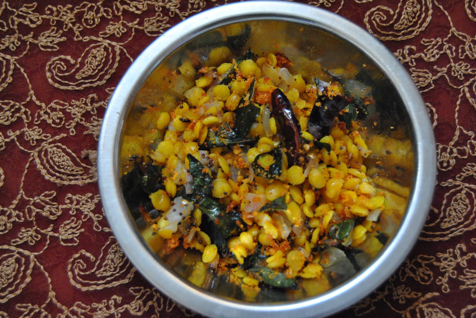 Ashwatham: Kandi pappu thalimpu (Toor daal curry)