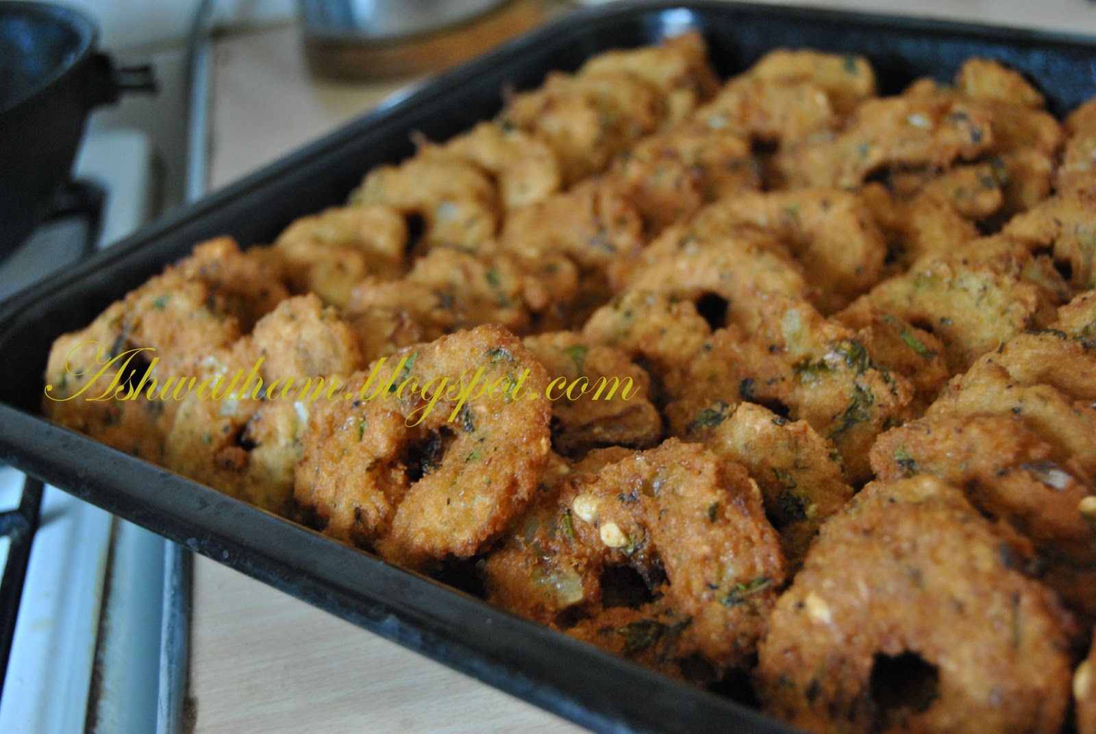 Ashwatham: Alasanda vada / Bobbarlu / Blackeye Pea itters