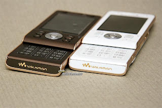 White and gold Sony Ericsson W910 and MBS-100 unboxing pics - Just ...