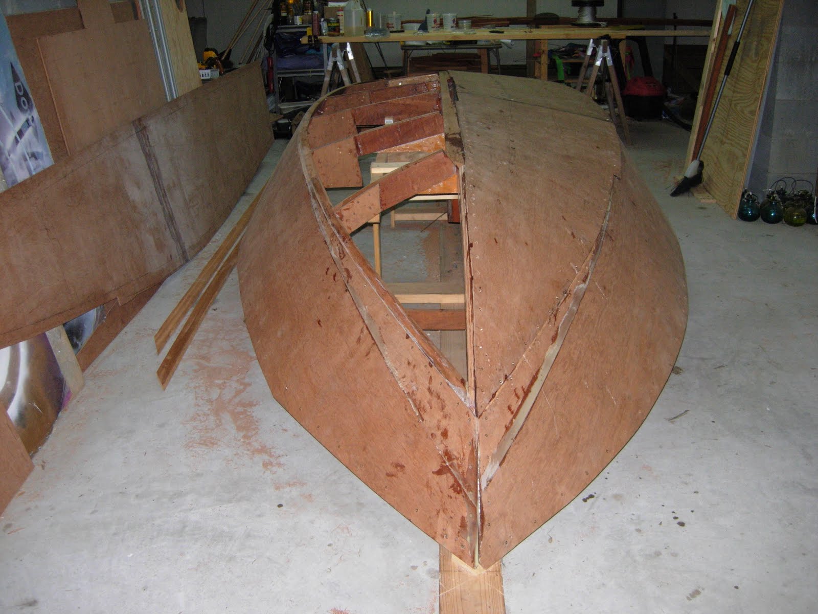 Steve's Boat Blog: Starboard half bottom planking on